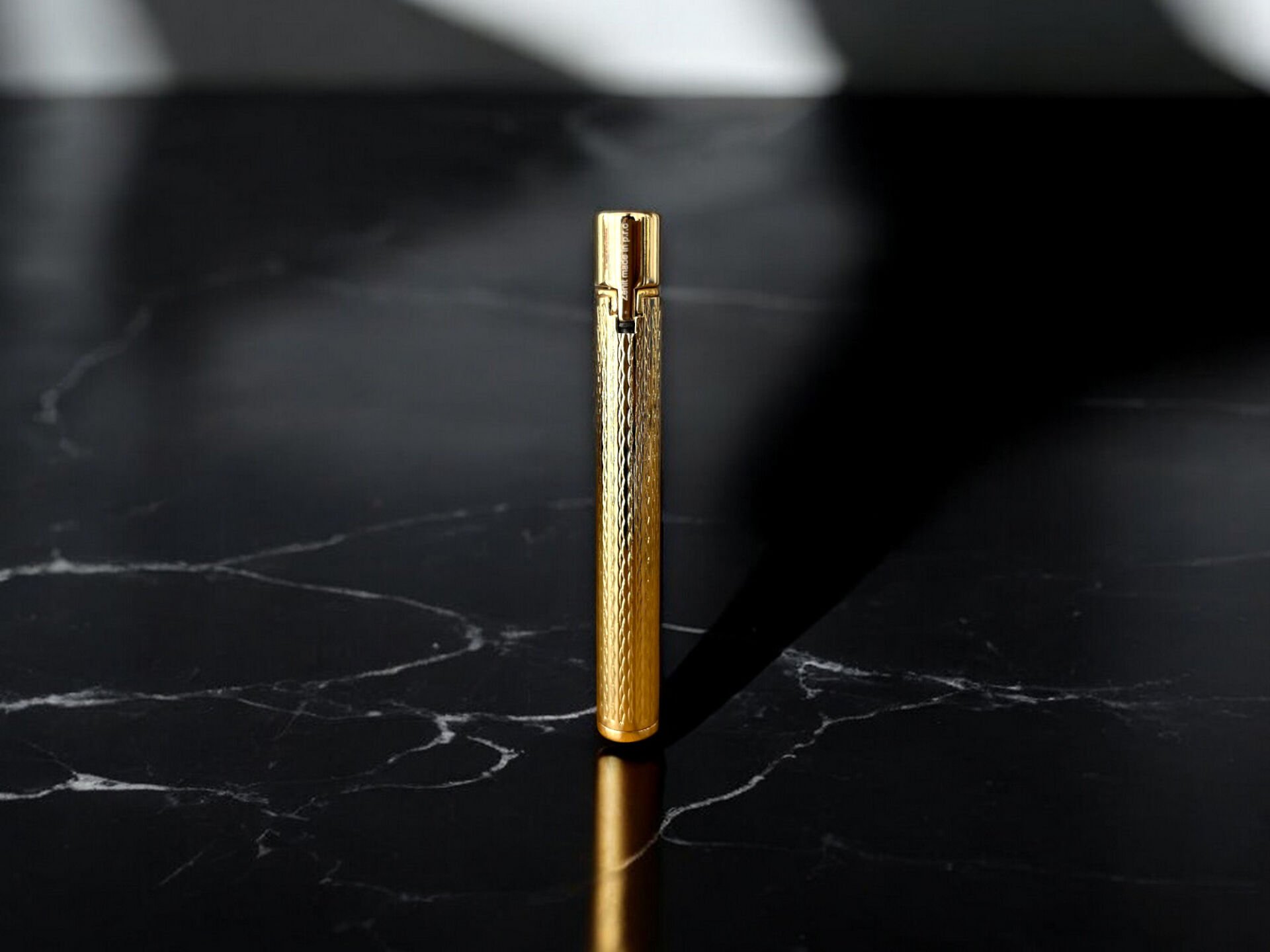 KUTULU İNCE GOLD ÇAKMAK